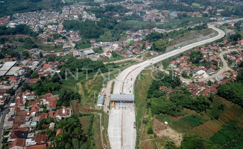 ARUS MUDIK DI TOL CISUMDAWU LENGANG | ANTARA Foto