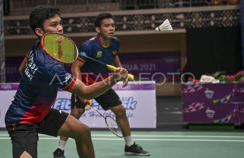BULU TANGKIS GANDA PUTRA JAWA BARAT RAIH MEDALI EMAS | ANTARA Foto