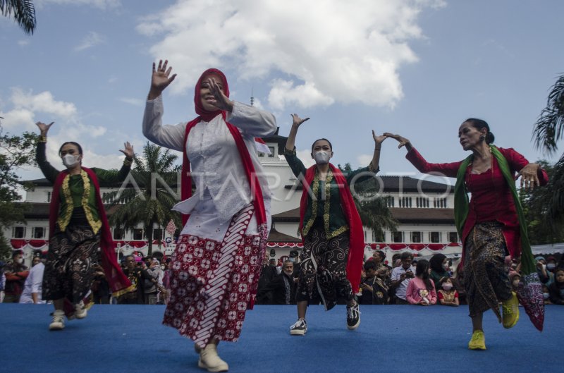 FESTIVAL TARI KETUK TILU HUT JABAR | ANTARA Foto FESTIVAL TARI KETUK TILU HUT JABAR | ANTARA Foto