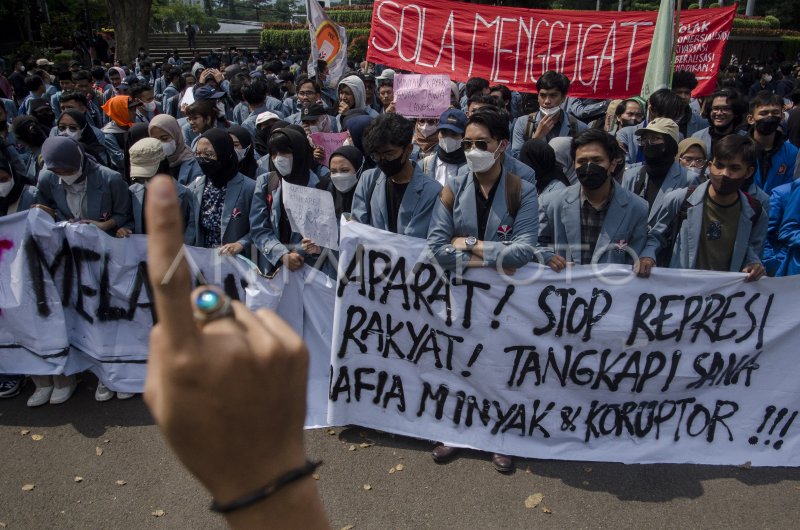 UNJUK RASA MAHASISWA DI BANDUNG | ANTARA Foto