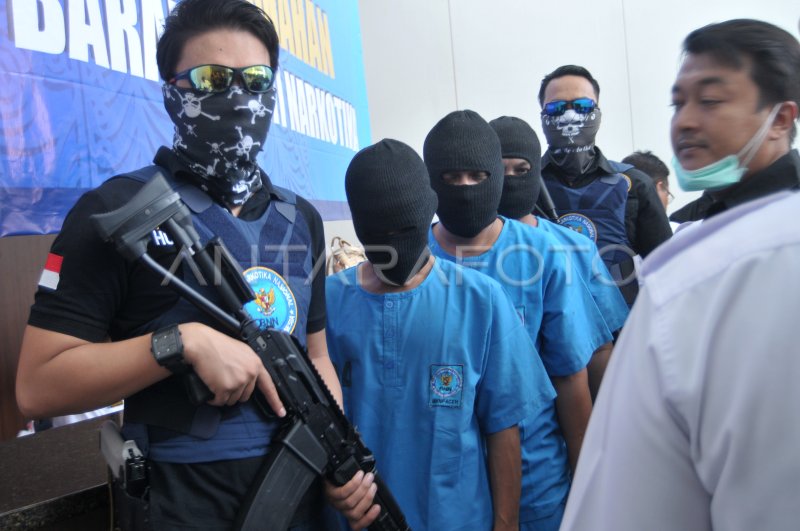 UNGKAP PENYELUNDUPAN SABU JARINGAN INTERNASIONAL | ANTARA Foto