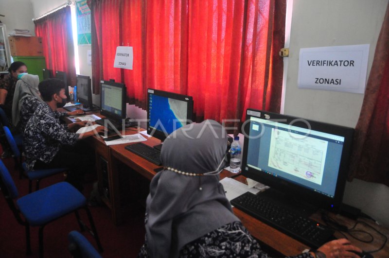 PELAKSANAAN PPDB TINGKAT SMP DI KUDUS | ANTARA Foto PELAKSANAAN PPDB TINGKAT SMP DI KUDUS | ANTARA Foto