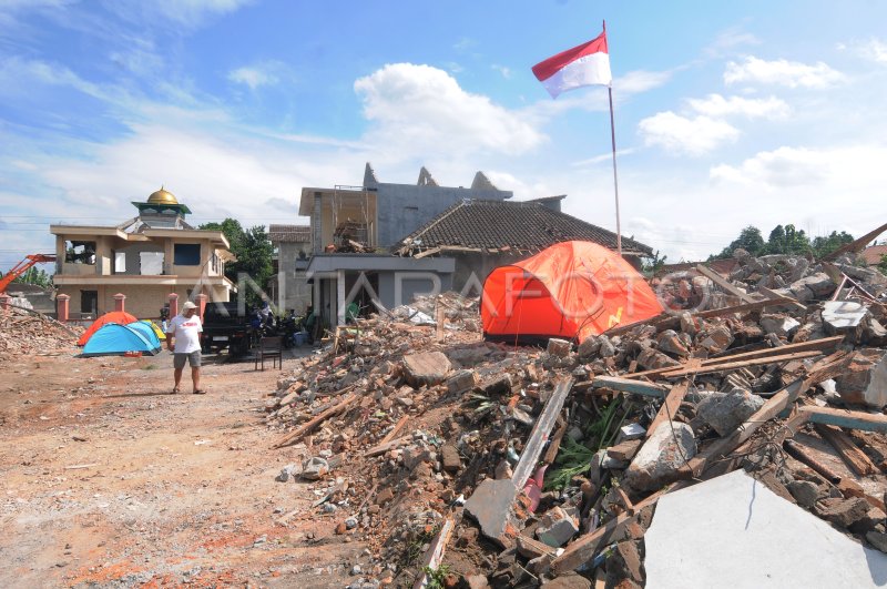 Pascaeksekusi rumah terdampak pembangunan jalan tol Solo-Yogya | ANTARA ... Pascaeksekusi rumah terdampak pembangunan jalan tol Solo-Yogya | ANTARA ...