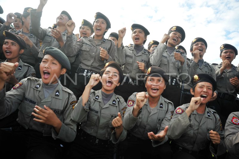 PEMBARETAN ANGGOTA SABHARA | ANTARA Foto PEMBARETAN ANGGOTA SABHARA | ANTARA Foto