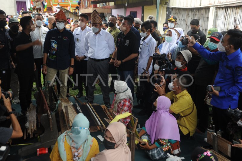 KUNJUNGAN MENPAREKRAF KE DESA WISATA SUMSEL | ANTARA Foto