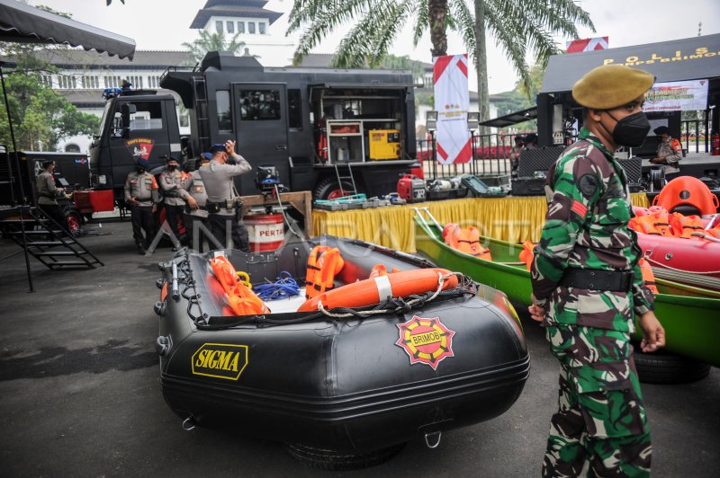 APEL SIAGA BENCANA DI BANDUNG | ANTARA Foto APEL SIAGA BENCANA DI BANDUNG | ANTARA Foto