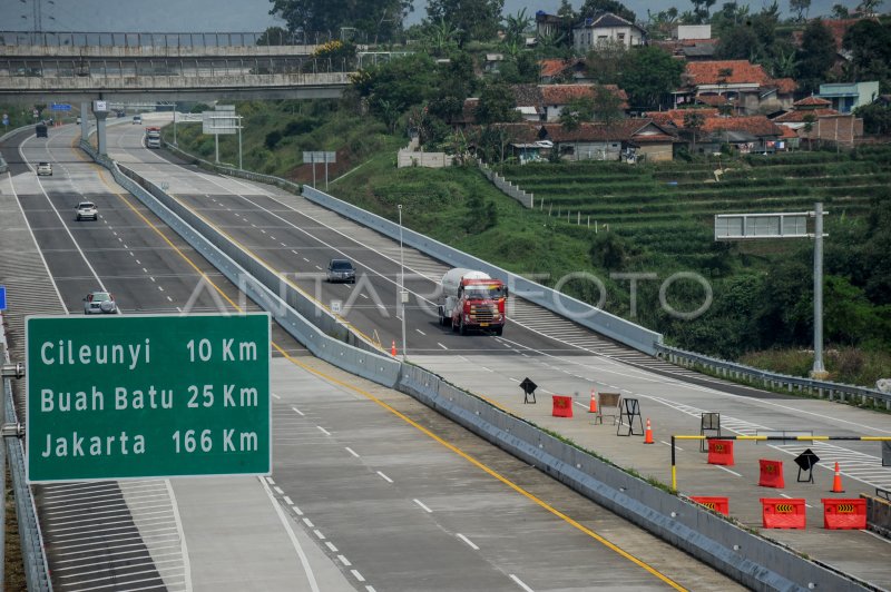 ARUS MUDIK DI TOL CISUMDAWU LENGANG | ANTARA Foto