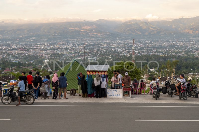 HUNTAP JADI TEMPAT PEDESTRIAN | ANTARA Foto HUNTAP JADI TEMPAT PEDESTRIAN | ANTARA Foto