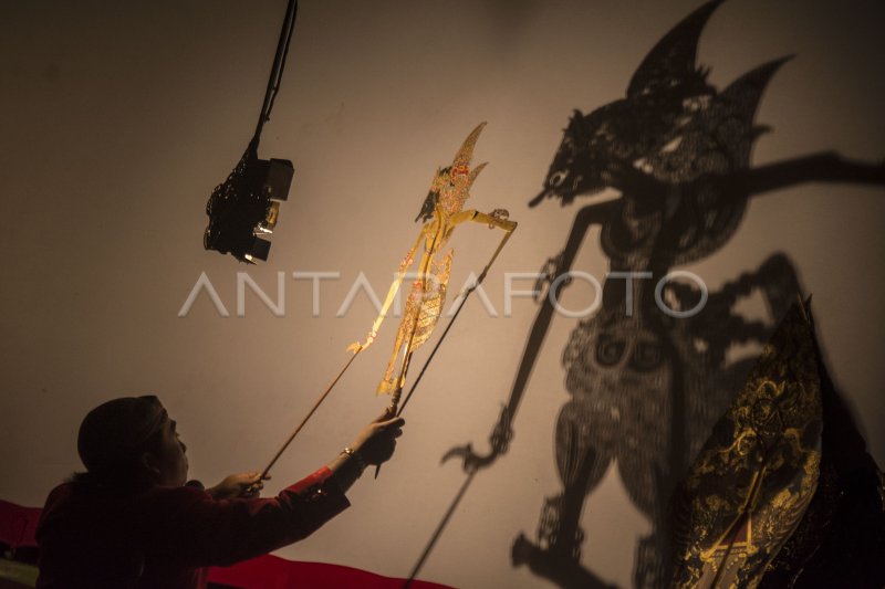 PERTUNJUKAN WAYANG KULIT HUT PDIP | ANTARA Foto PERTUNJUKAN WAYANG KULIT HUT PDIP | ANTARA Foto