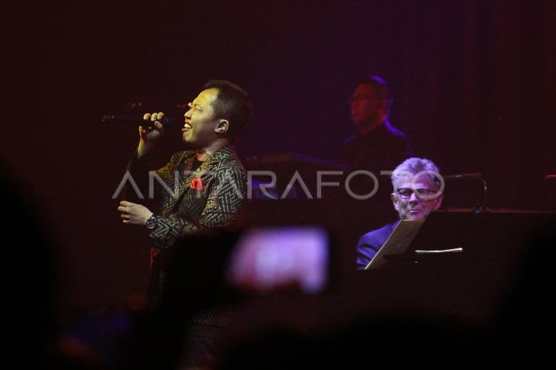 KONSER DAVID FOSTER AND FRIENDS | ANTARA Foto KONSER DAVID FOSTER AND FRIENDS | ANTARA Foto