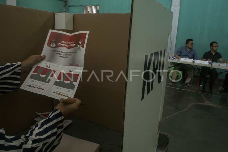 SIMULASI PEMUNGUTAN SUARA PEMILU 2019 | ANTARA Foto SIMULASI PEMUNGUTAN SUARA PEMILU 2019 | ANTARA Foto