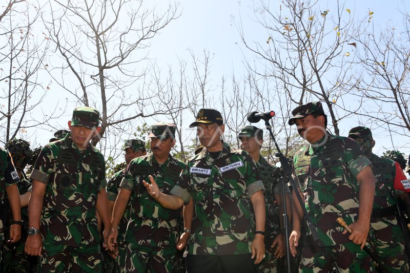 PUNCAK LATIHAN GABUNGAN TNI | ANTARA Foto