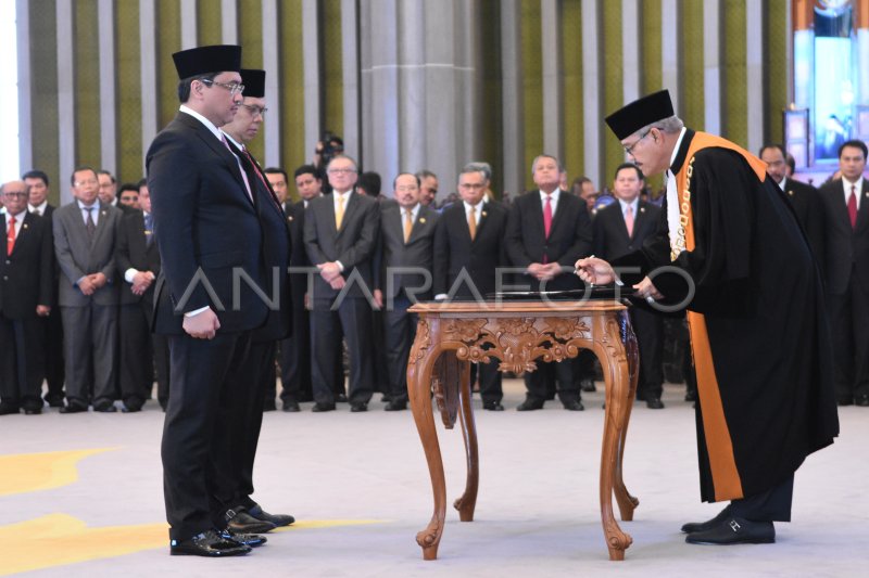 PELANTIKAN KETUA DAN WAKIL KETUA BPK | ANTARA Foto PELANTIKAN KETUA DAN WAKIL KETUA BPK | ANTARA Foto
