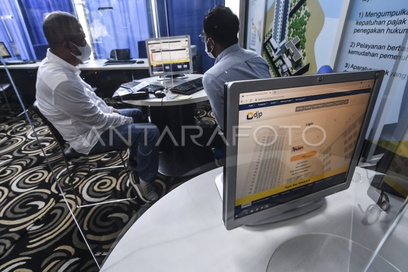 PELAPORAN SPT PAJAK TAHUNAN 2020 | ANTARA Foto