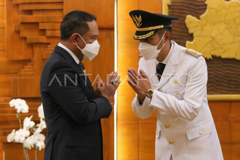 PELANTIKAN BUPATI TUBAN | ANTARA Foto PELANTIKAN BUPATI TUBAN | ANTARA Foto