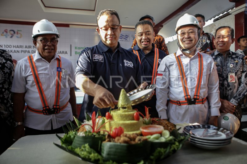 PERCEPATAN PELAYANAN AIR BERSIH PAM JAYA DI JAKARTA | ANTARA Foto PERCEPATAN PELAYANAN AIR BERSIH PAM JAYA DI JAKARTA | ANTARA Foto