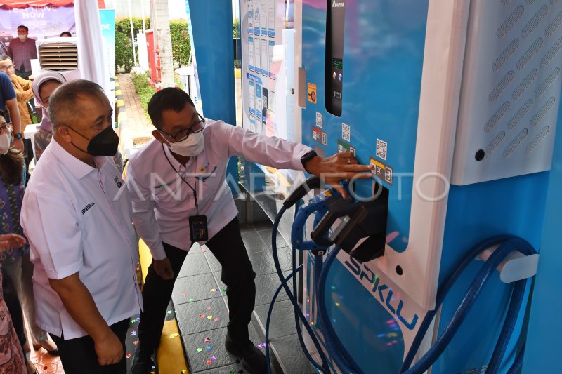 BNI DAN PLN KERJA SAMA OPERASIKAN SPKLU | ANTARA Foto