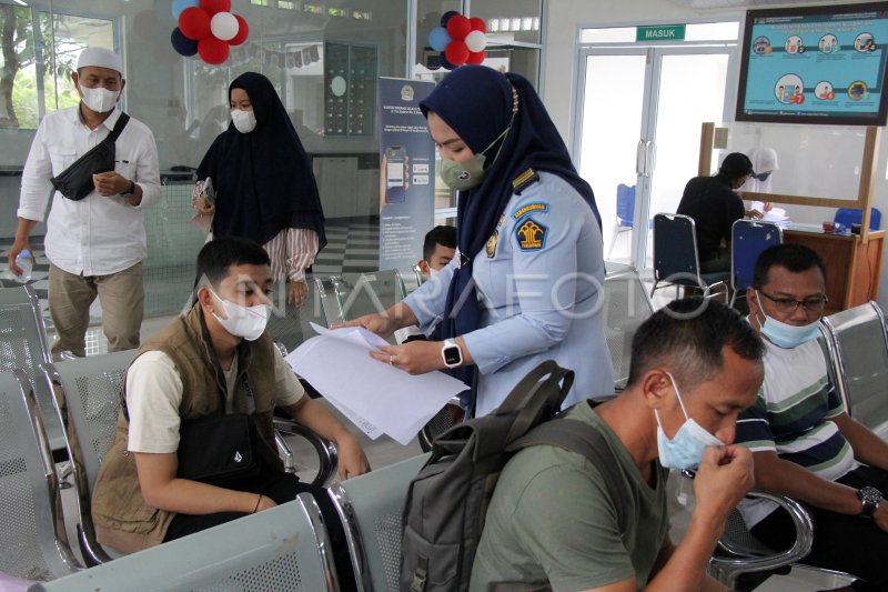 PELAYANAN PASPOR DI KANTOR IMIGRASI DUMAI | ANTARA Foto