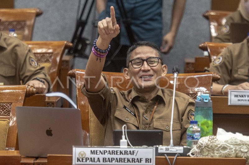 RAKER MENPAREKRAF DENGAN KOMISI X | ANTARA Foto RAKER MENPAREKRAF DENGAN KOMISI X | ANTARA Foto