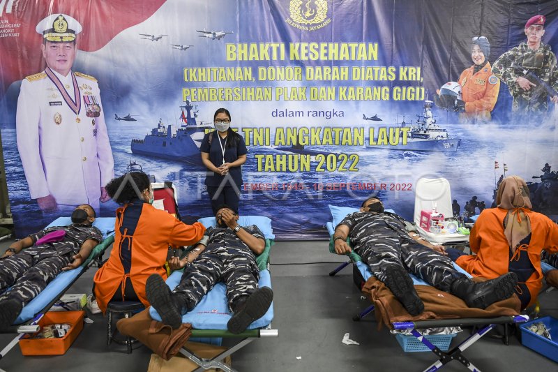 BAKTI KESEHATAN HUT KE-77 TNI AL | ANTARA Foto
