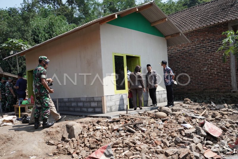 Tni Manunggal Membangun Desa Dedikasi Terbaik Membangun Nkri Antara Foto