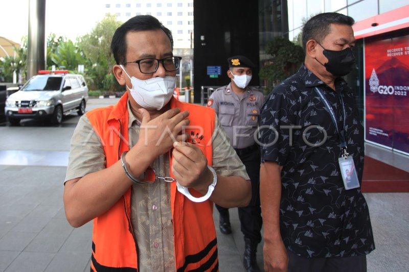 PEMERIKSAAN TERSANGKA ADIB MAKARIM | ANTARA Foto