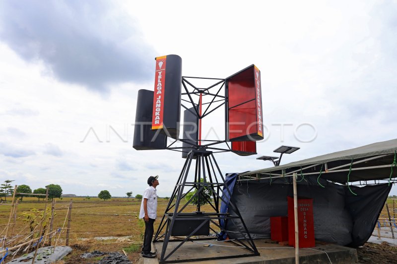 INOVASI PEMBANGKIT LISTRIK TENAGA ANGIN | ANTARA Foto INOVASI PEMBANGKIT LISTRIK TENAGA ANGIN | ANTARA Foto