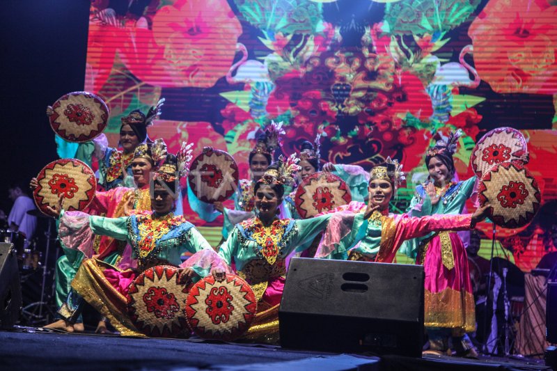 PESTA PERAYAAN MALAM TAHUN BARU 2023 DI PALANGKA RAYA | ANTARA Foto PESTA PERAYAAN MALAM TAHUN BARU 2023 DI PALANGKA RAYA | ANTARA Foto