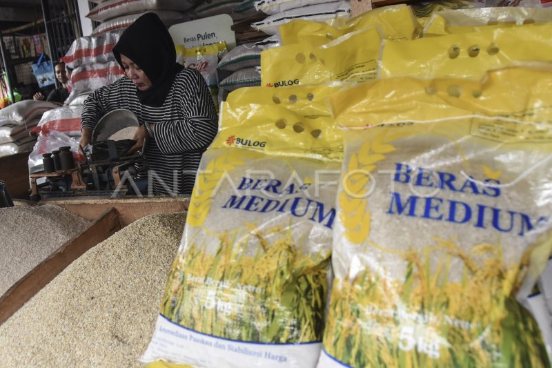 HARGA BERAS NAIK | ANTARA Foto