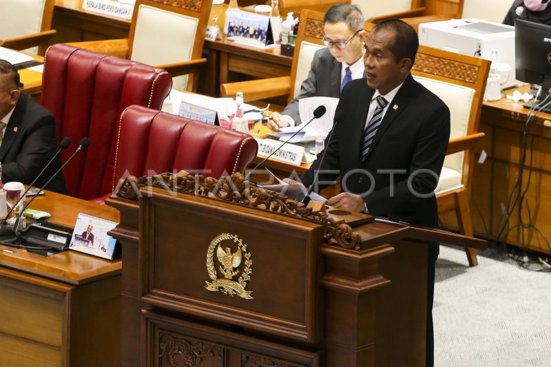 RAPAT PARIPURNA KE-15 DPR MASA PERSIDANGAN III | ANTARA Foto RAPAT PARIPURNA KE-15 DPR MASA PERSIDANGAN III | ANTARA Foto