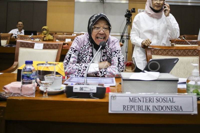 RAPAT KERJA MENSOS DENGAN KOMISI VIII DPR | ANTARA Foto RAPAT KERJA MENSOS DENGAN KOMISI VIII DPR | ANTARA Foto