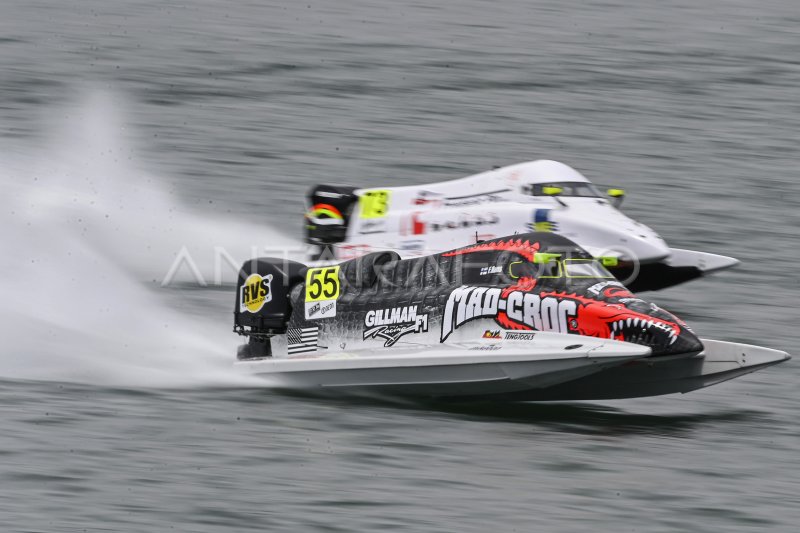 LATIHAN BEBAS F1 POWERBOAT DANAU TOBA 2023 | ANTARA Foto