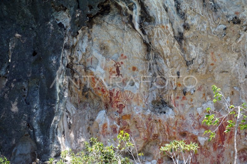 LUKISAN PRASEJARAH DI KAIMANA PAPUA BARAT | ANTARA Foto
