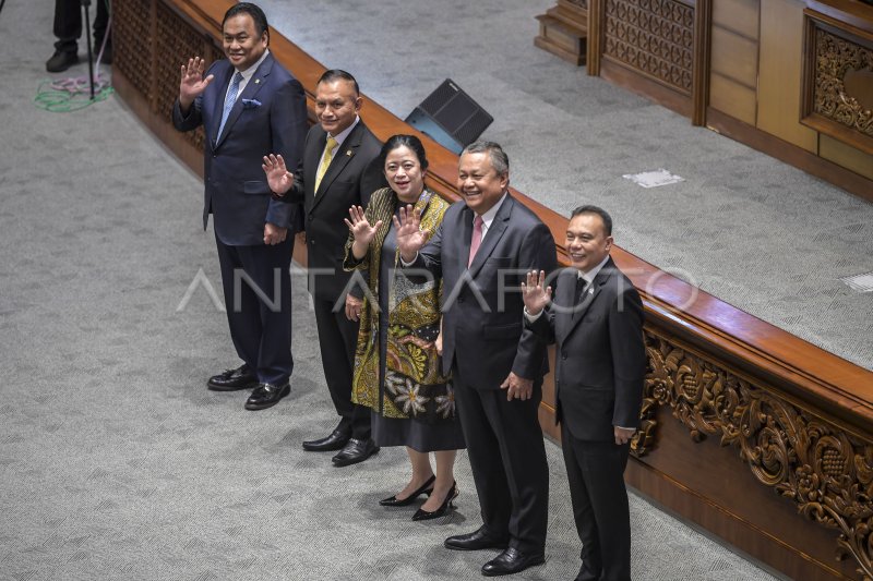 DPR TETAPKAN PERRY WARJIYO GUBERNUR BI 2023-2028 | ANTARA Foto