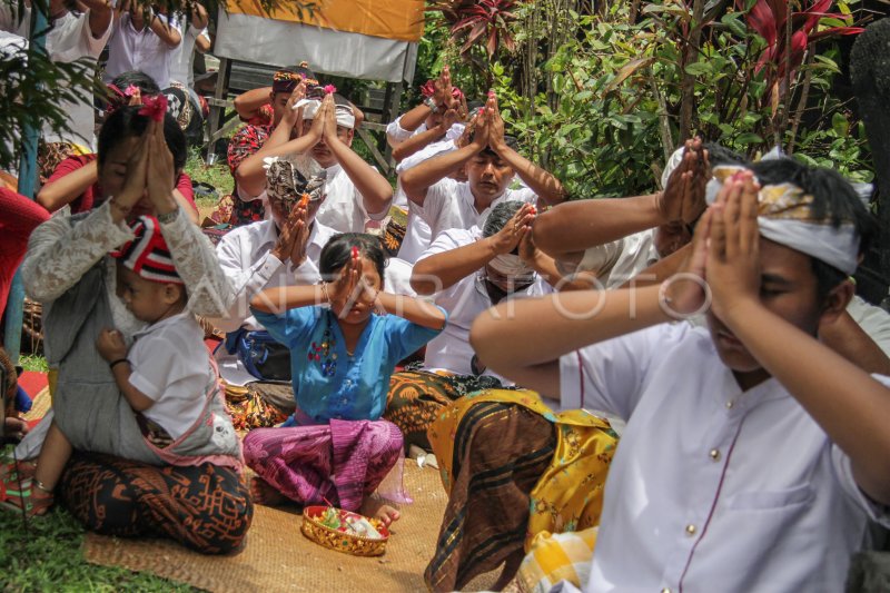UPACARA MECARU JELANG NYEPI DI PALANGKA RAYA | ANTARA Foto UPACARA MECARU JELANG NYEPI DI PALANGKA RAYA | ANTARA Foto