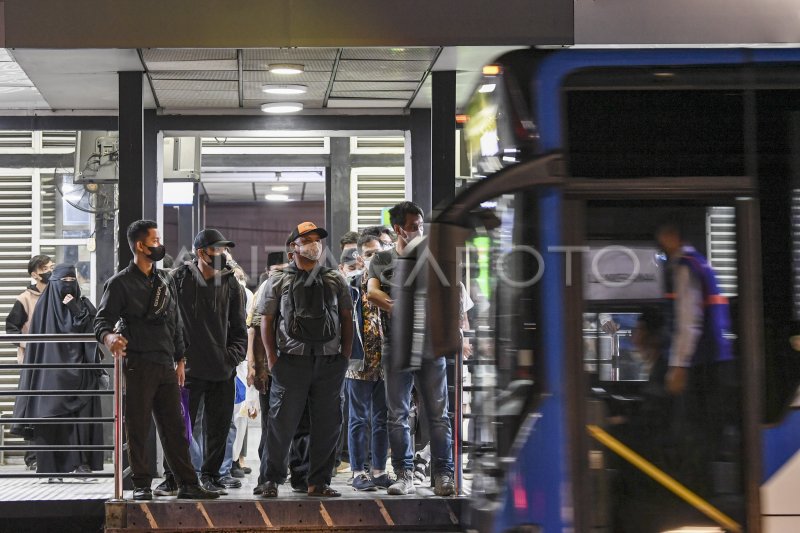 USULAN PENYESUAIAN TARIF TRANSJAKARTA | ANTARA Foto USULAN PENYESUAIAN TARIF TRANSJAKARTA | ANTARA Foto
