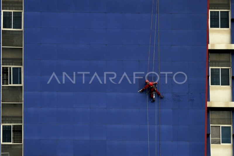 PENERAPAN SISTEM MANAJEMEN KESELAMATAN DAN KESEHATAN KERJA | ANTARA Foto PENERAPAN SISTEM MANAJEMEN KESELAMATAN DAN KESEHATAN KERJA | ANTARA Foto