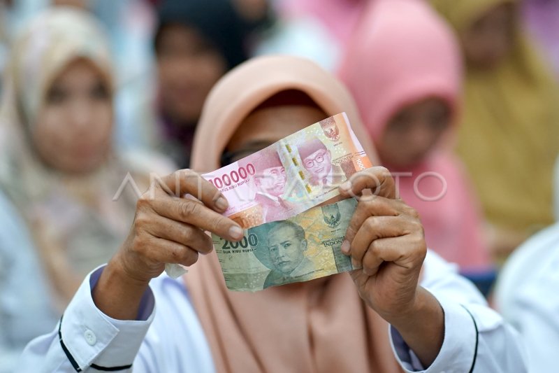 Pelatihan cinta bangga paham rupiah bagi guru | ANTARA Foto Pelatihan cinta bangga paham rupiah bagi guru | ANTARA Foto