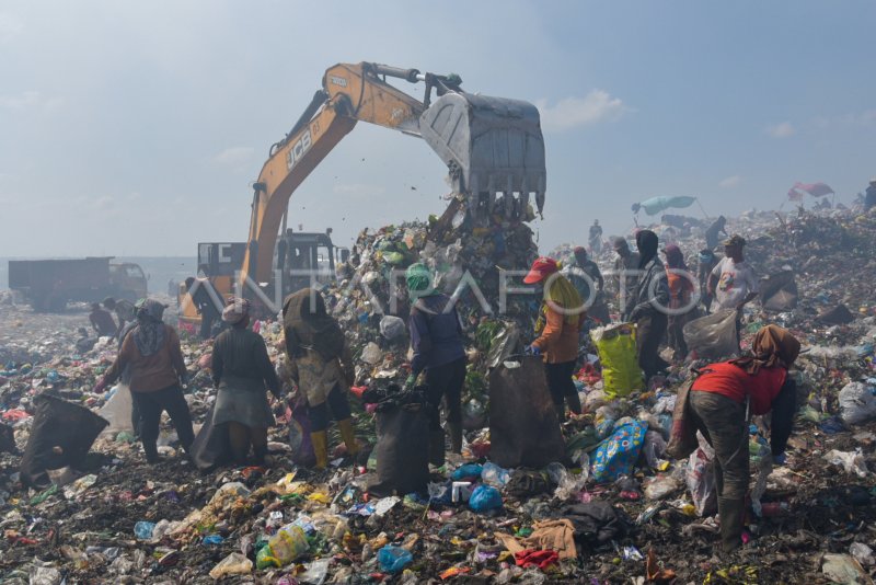 PRODUKSI SAMPAH DI KOTA MEDAN CAPAI 2.000 TON PER HARI | ANTARA Foto PRODUKSI SAMPAH DI KOTA MEDAN CAPAI 2.000 TON PER HARI | ANTARA Foto