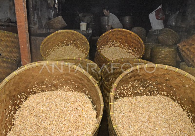 HARGA KEDELAI NAIK | ANTARA Foto HARGA KEDELAI NAIK | ANTARA Foto