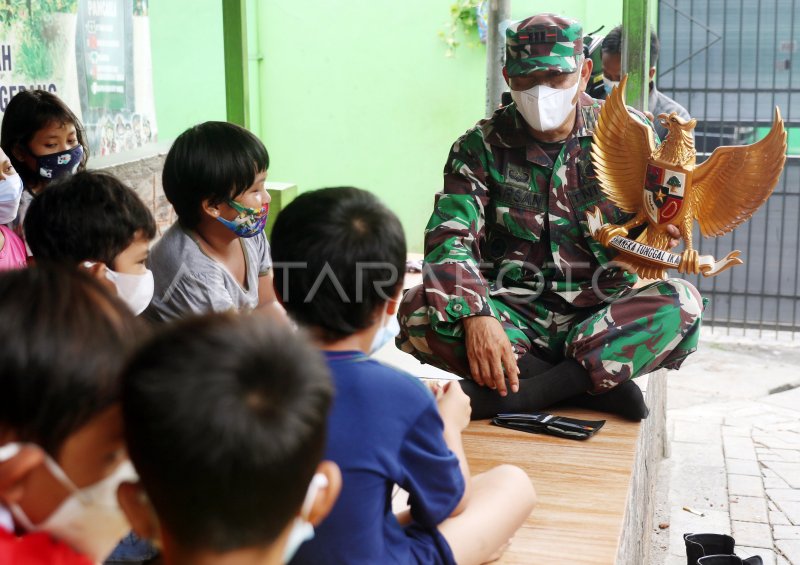 PERINGATAN HARI LAHIR PANCASILA DI KAMPUNG TERAS PANCASILA | ANTARA Foto PERINGATAN HARI LAHIR PANCASILA DI KAMPUNG TERAS PANCASILA | ANTARA Foto