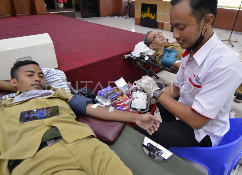 DONOR DARAH HUT KORPRI UNTUK STOK PMI | ANTARA Foto