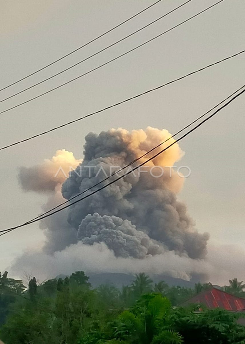 Erupsi Gunung Ruang | ANTARA Foto