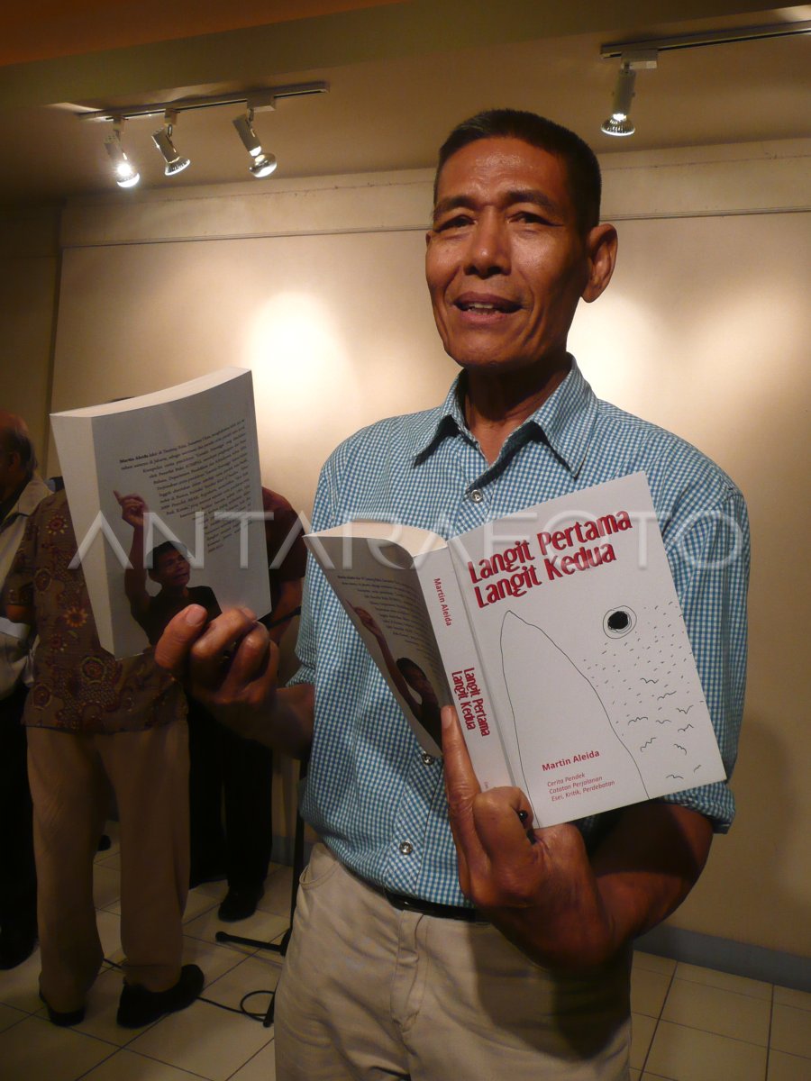 PELUNCURAN BUKU MARTIN ALEIDA | ANTARA Foto